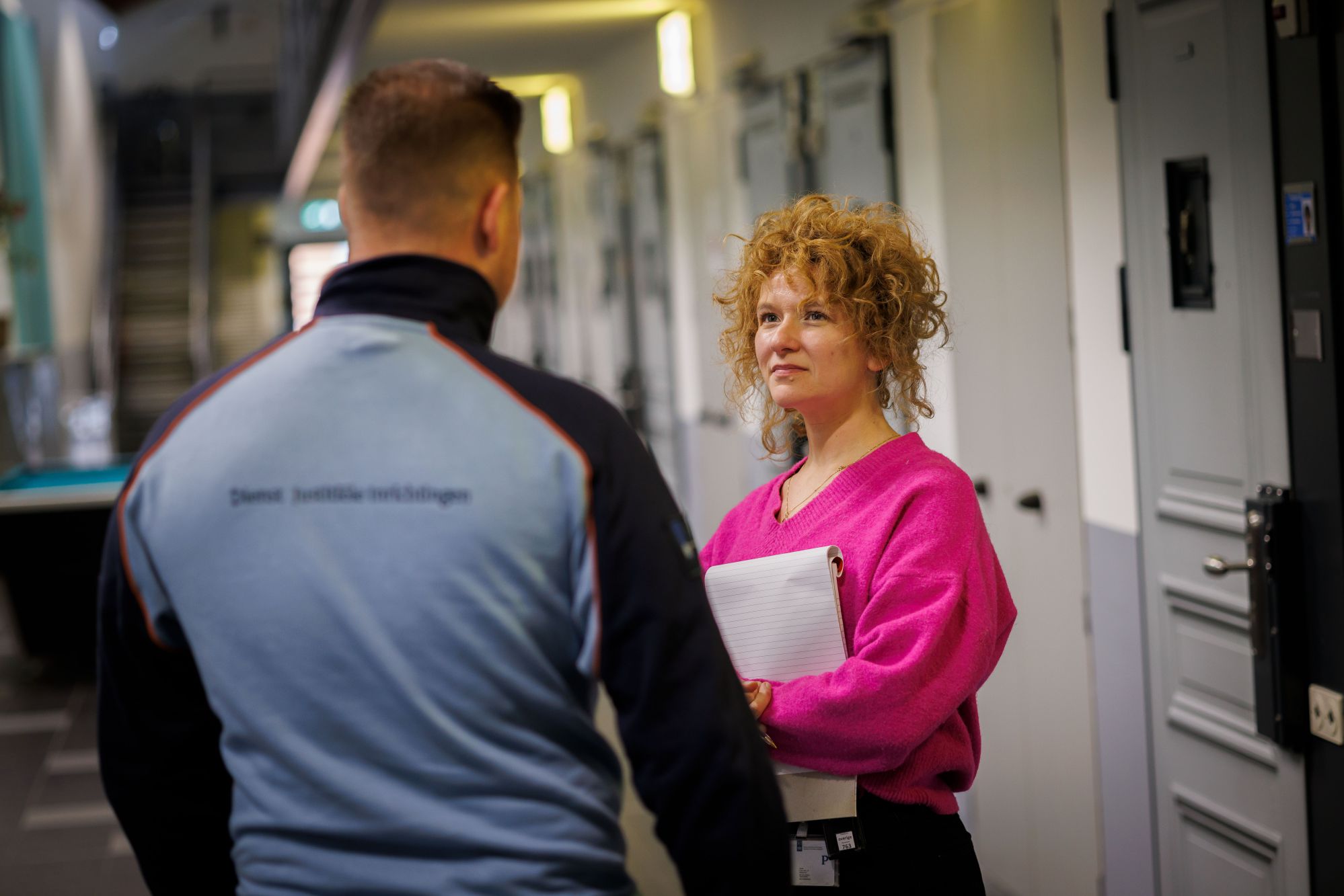 Achter elke gedetineerde zit een ander verhaal | De Psycholoog